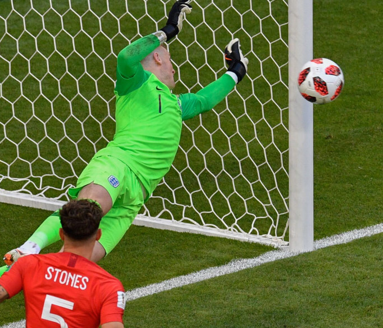 Throwing techniques – which to use and when – Goalkeeping Matters